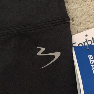 Beachbody | Pants & Jumpsuits | Brand New Beachbody Crop Mid Rise Capri ...